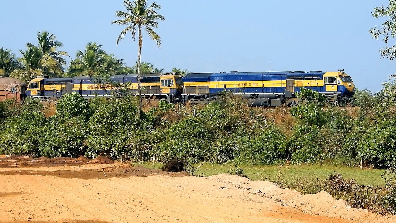 SWR's Navy Blue livered UBL EMD Twins powering loaded BOXN Rake near ...