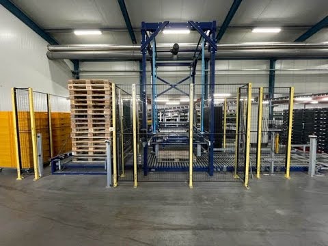 Koat - Plate palletizer + discharge roller track + pallet bunker - YouTube