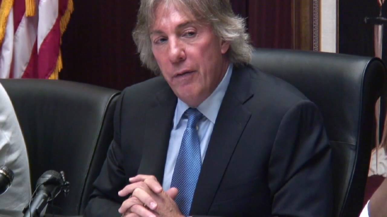 Geoffrey Fieger addresses the media - YouTube