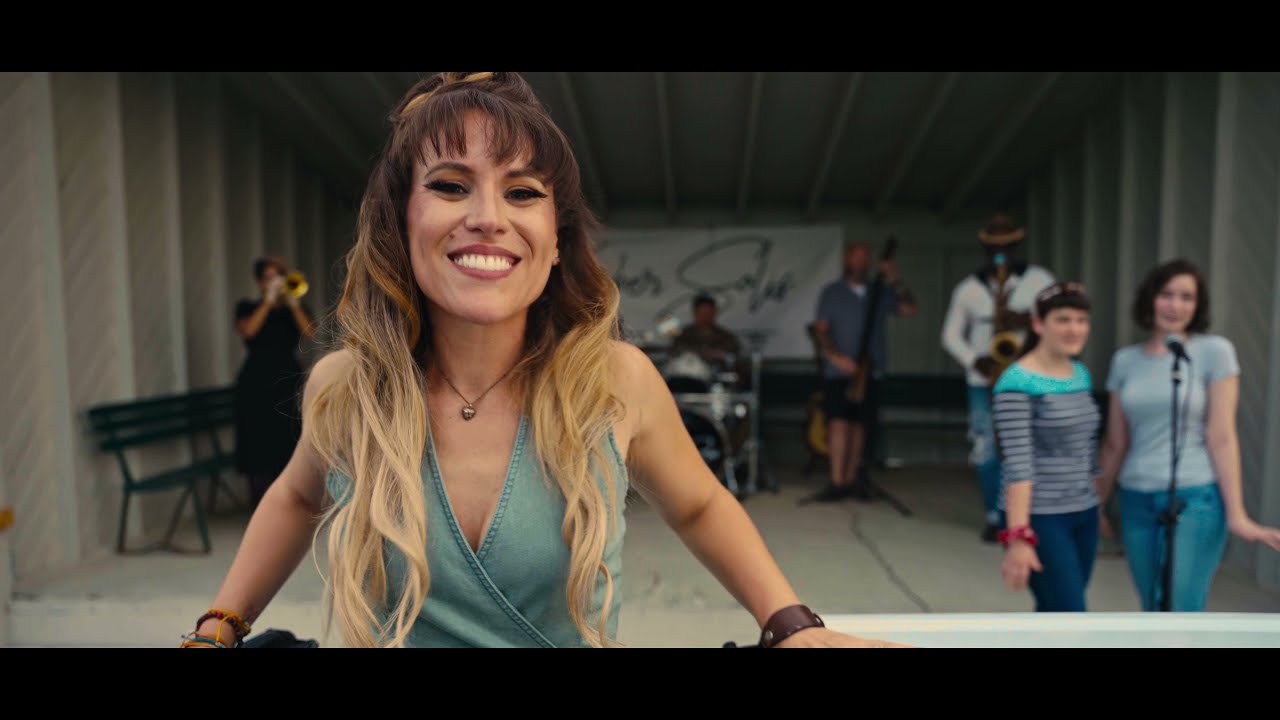 Imber Solis - You Do You - Jeeps Do It Best! Drive-In Concert With Fan BTS Photos - YouTube