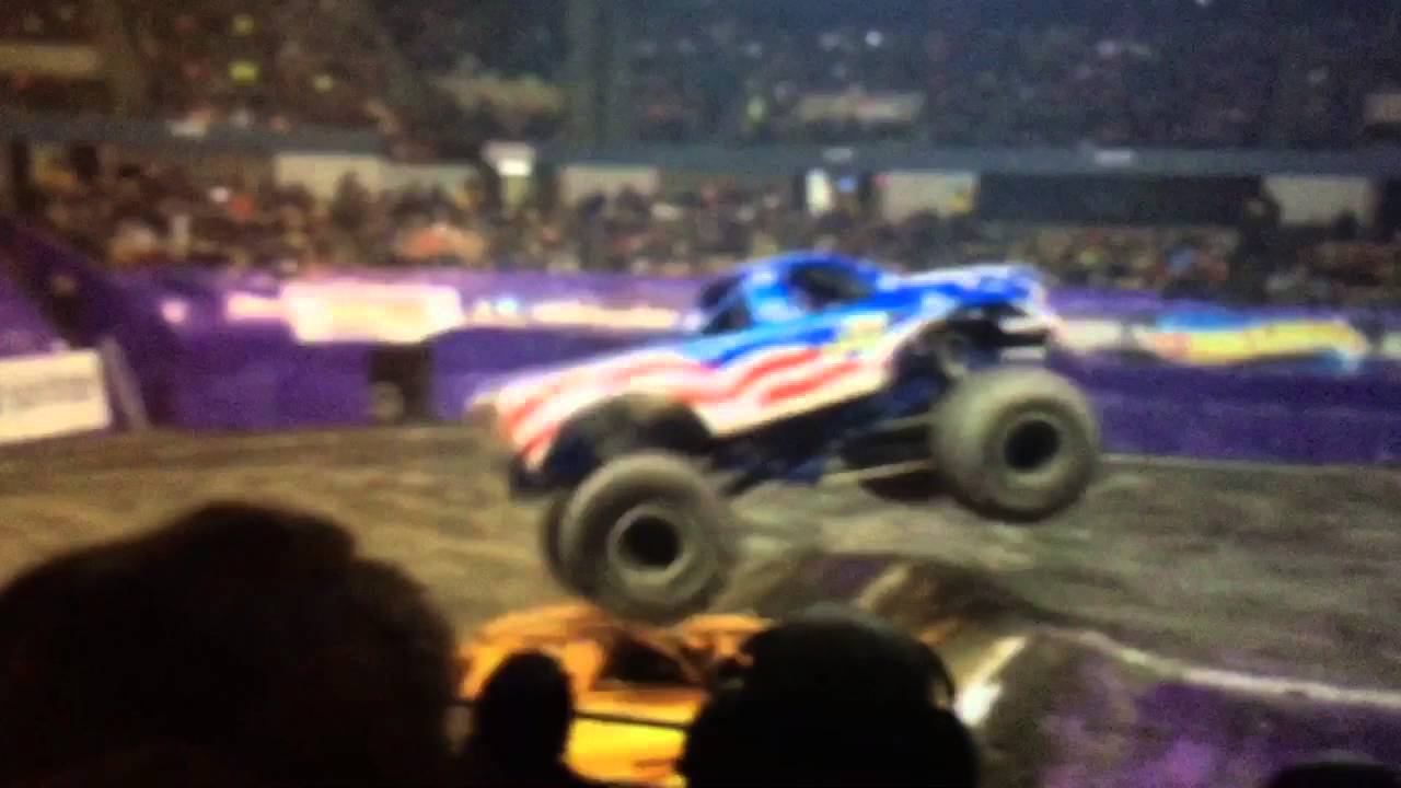 Monster Jam Worcester MA 2016 - YouTube