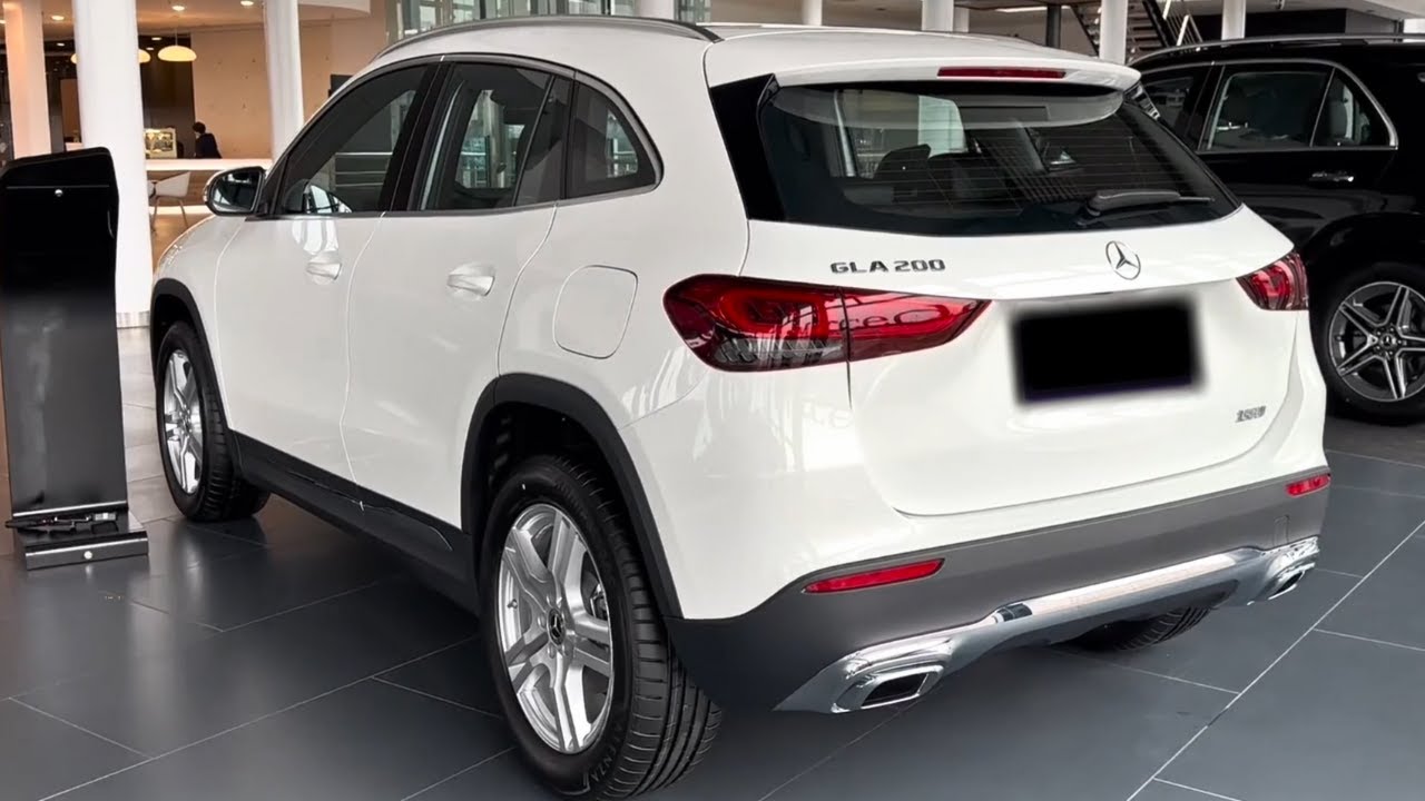 New Mercedes-Benz GLA 200 in-depth Walkaround - YouTube