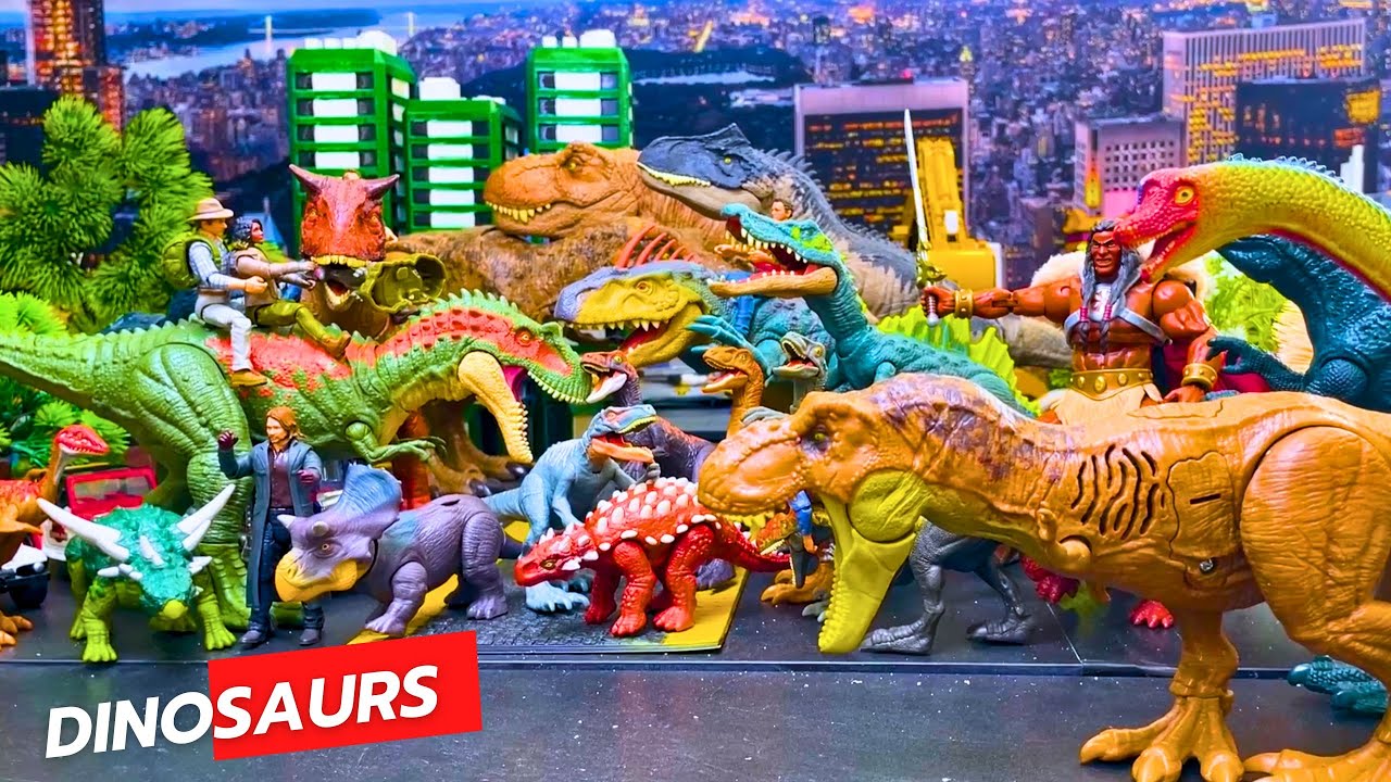 DINOSAURS LINE UP: Tyrannosaurus Rex, Iguanodon, Pyroraptor ...