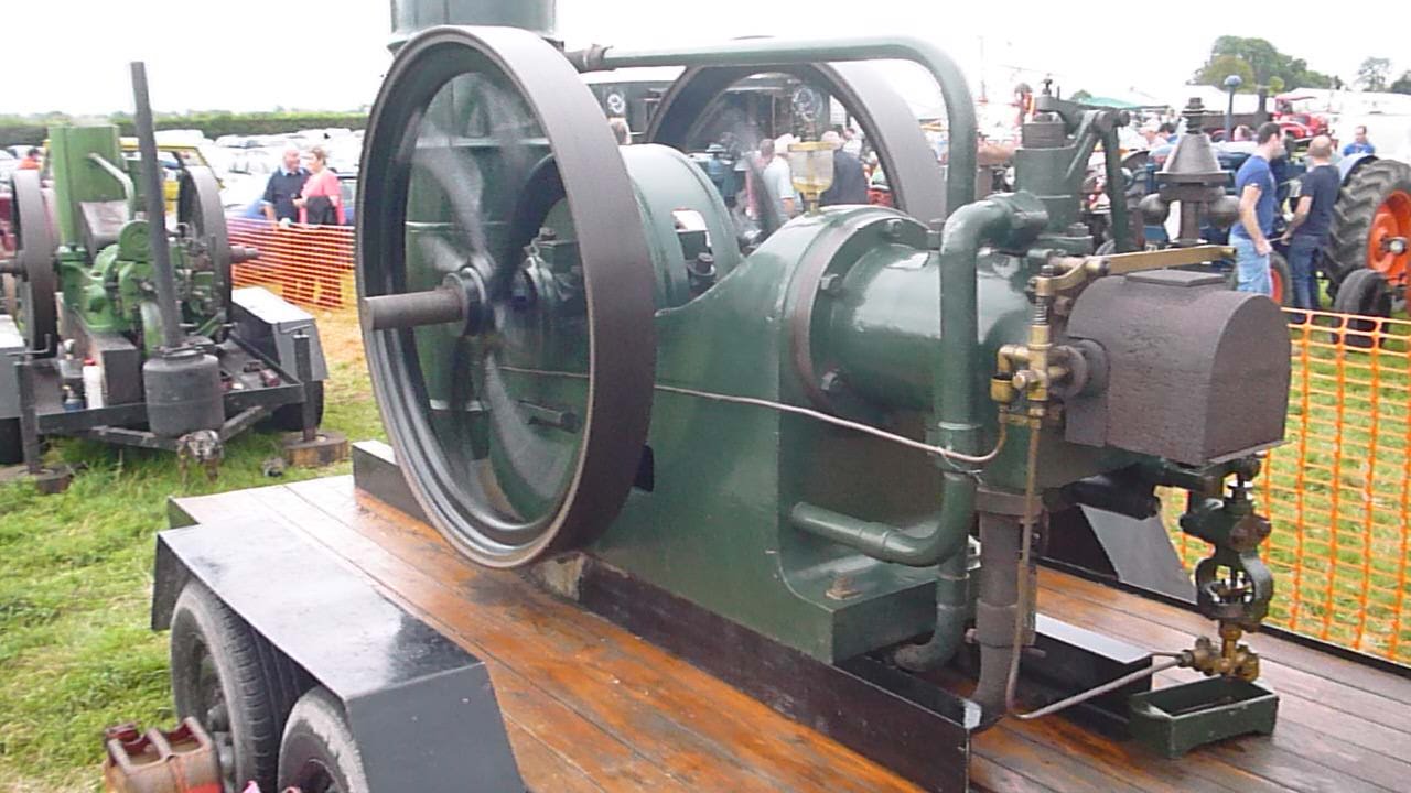 Stationary Oil Engine. - YouTube