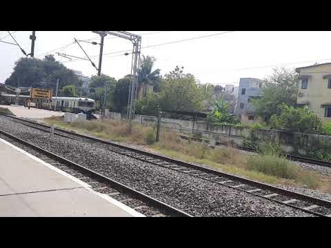 Local Train in Mamabalam | Tambaram to Chennai Beach EMU #electrictrain #train #jone2j - YouTube