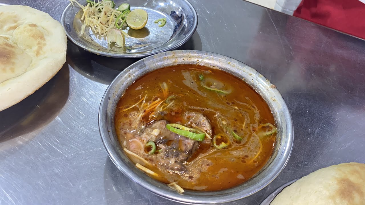 Pakistani Street Food NIHARI | Famous Brain Nihari, Beef Nalli Maghaz ...