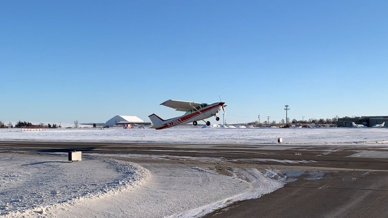 Cessna 172 Hawk XP takeoff 230HP 160’ ground roll - YouTube
