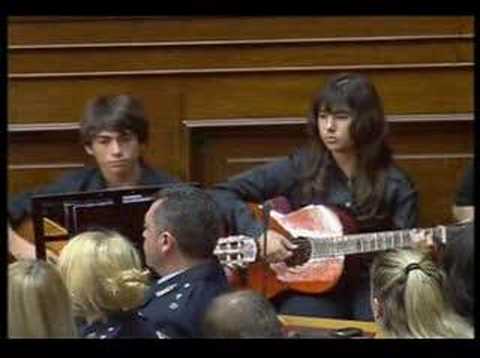 ΜΟΥΣΙΚΟ ΣΧΟΛΕΙΟ ΑΛΙΜΟΥ - Της αγάπης αίματα - YouTube