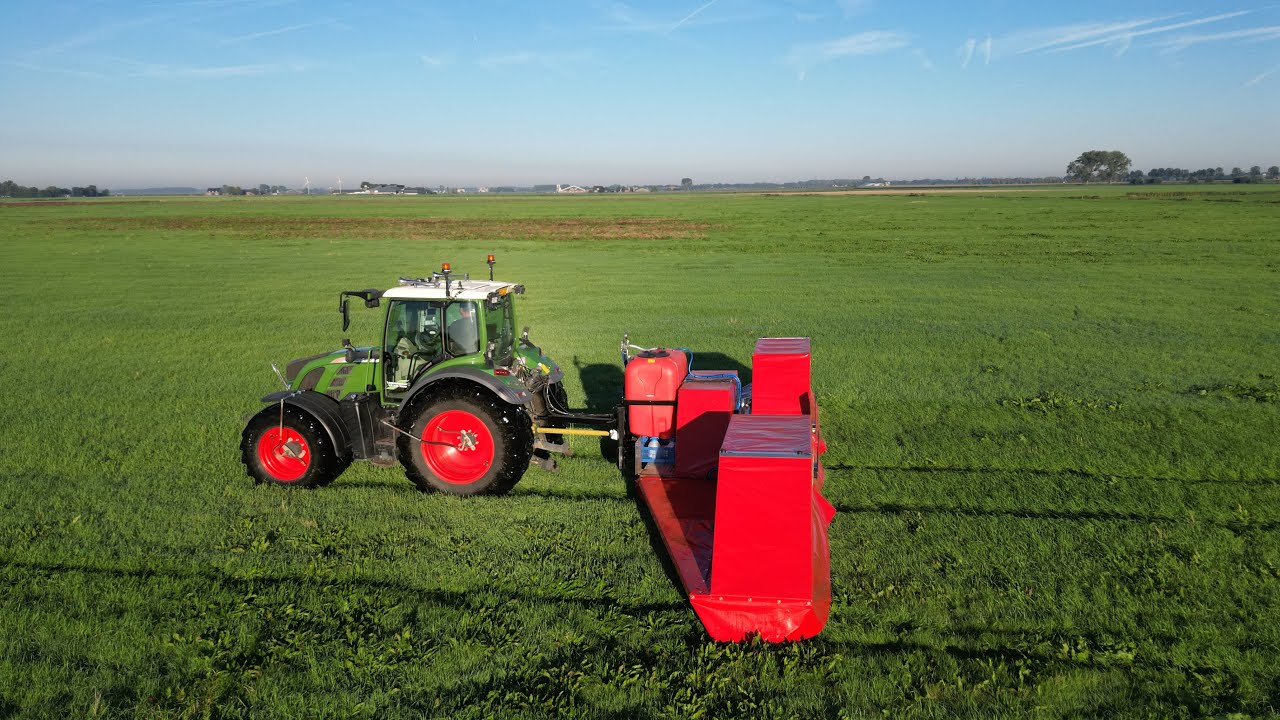 Allgau Rumbojet 880 spotspraying Fendt 516 - YouTube