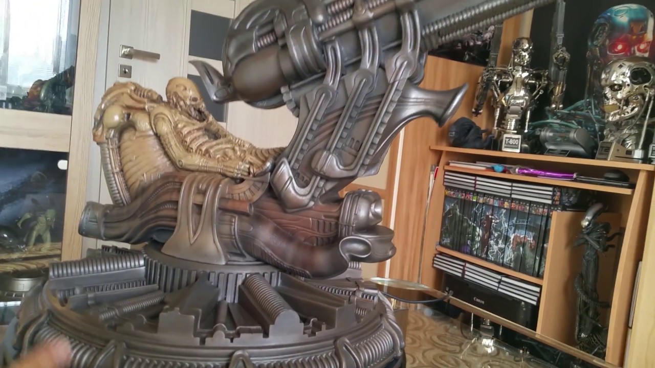 Alien Space Jockey Maquette Sideshow - YouTube