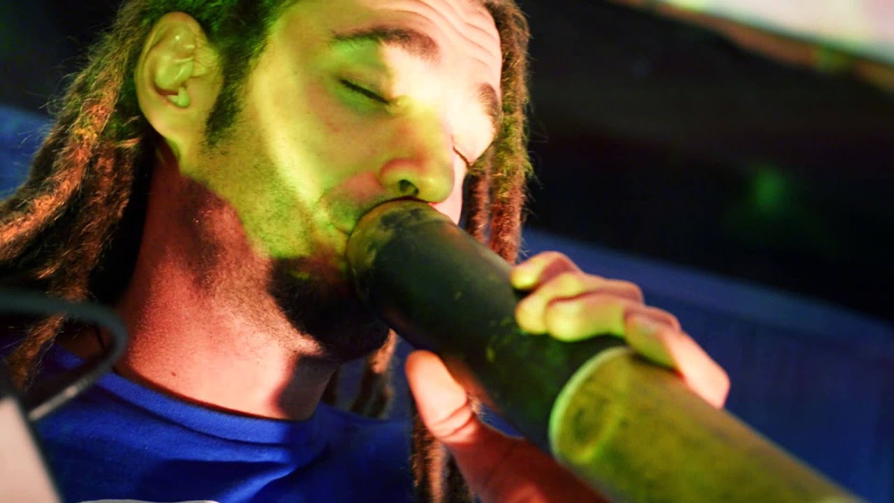 Jay Hoad- "Didgebling" [Official Video] - YouTube