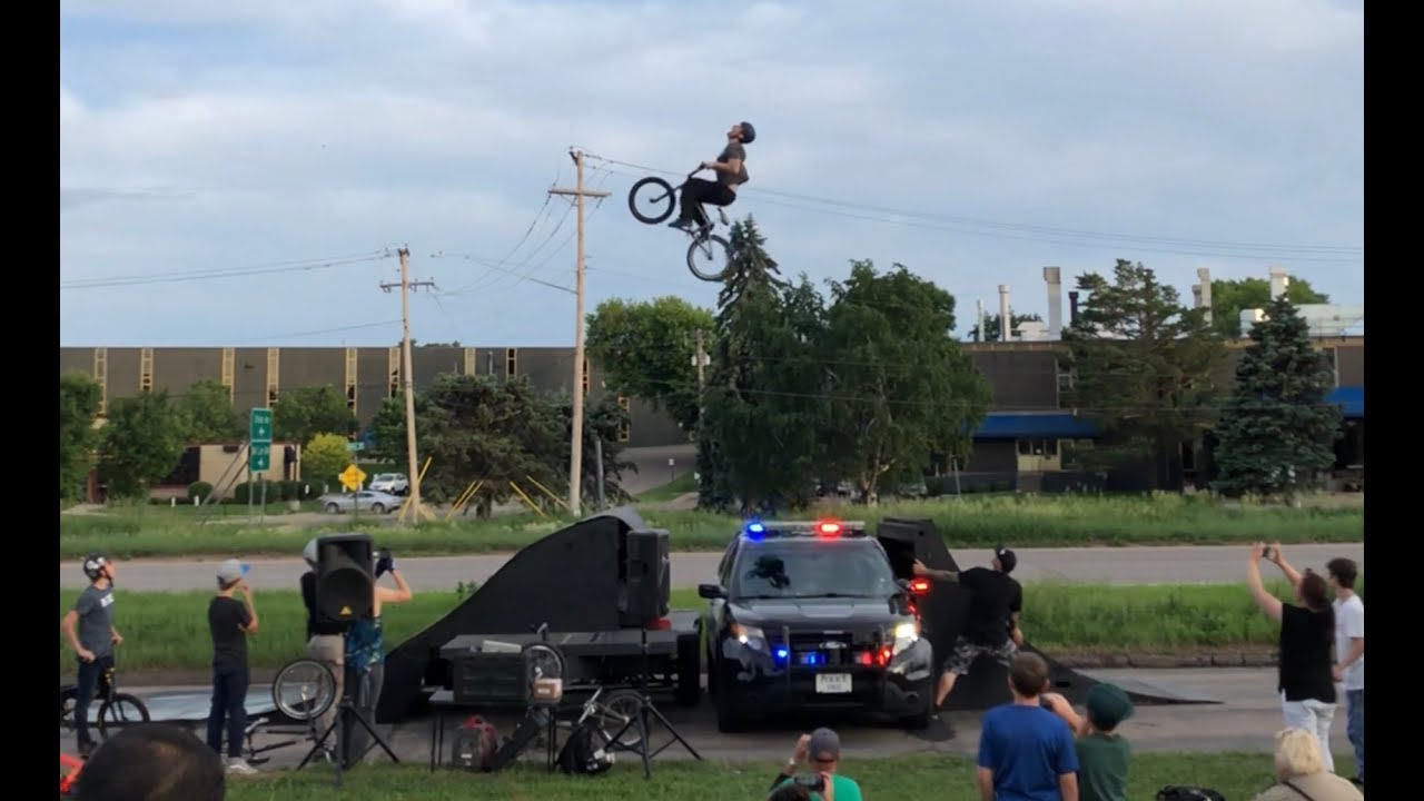 Double Backflip over Police Car !! Bonus Footage - Show Must Roll On ...