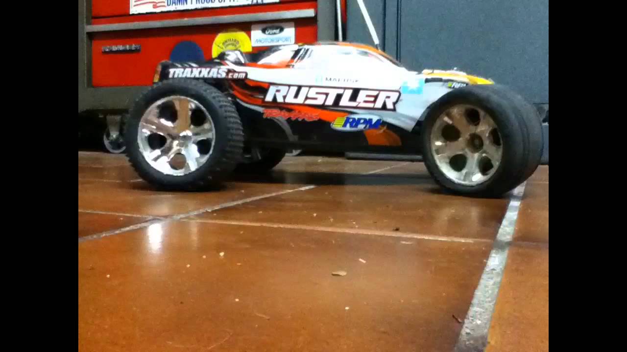 Epic RC car jump - YouTube