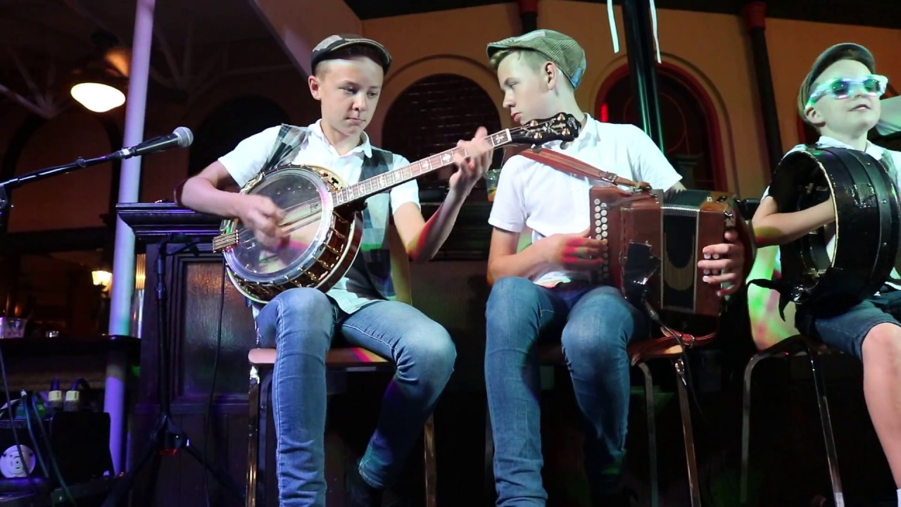 The Byrne Brothers - Masons Apron + Clumsey Lover - YouTube