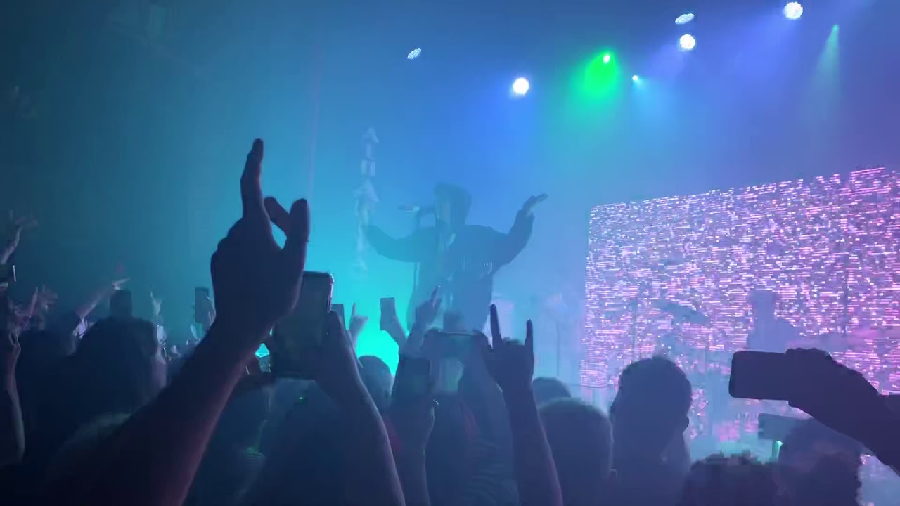 ILYSB Lany Live in Paris - YouTube
