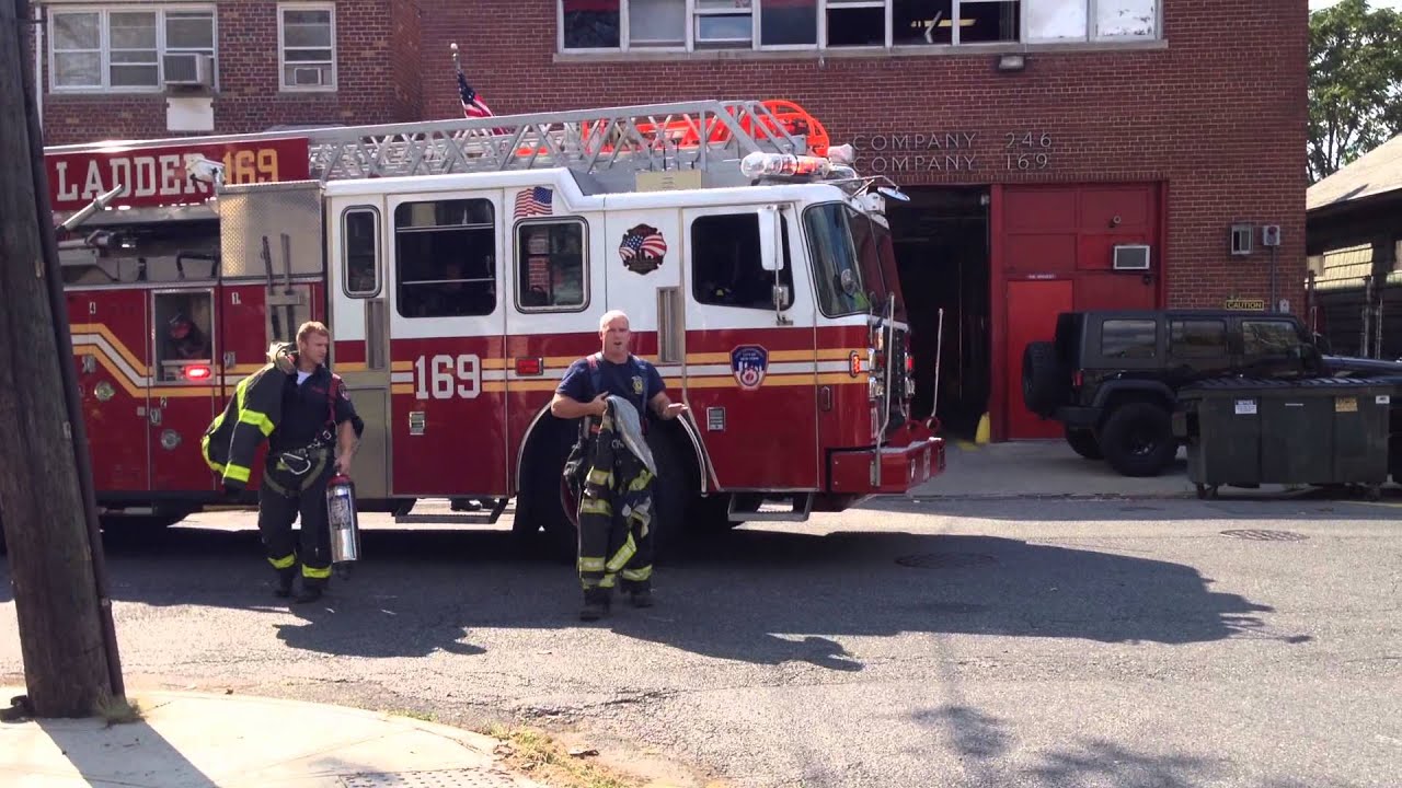 FDNY LADDER 169 RETURNING TO IT'S FIREHOUSE ON EAST 11TH ST. IN ...