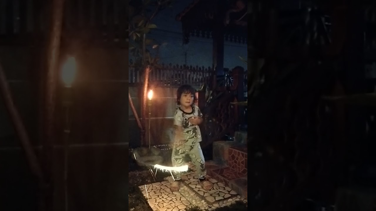 Main bunga api - YouTube