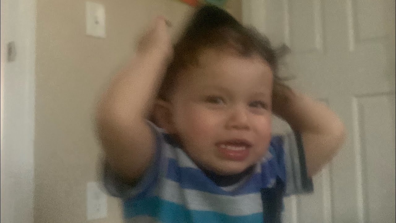 My brother crying for 20 minutes - YouTube