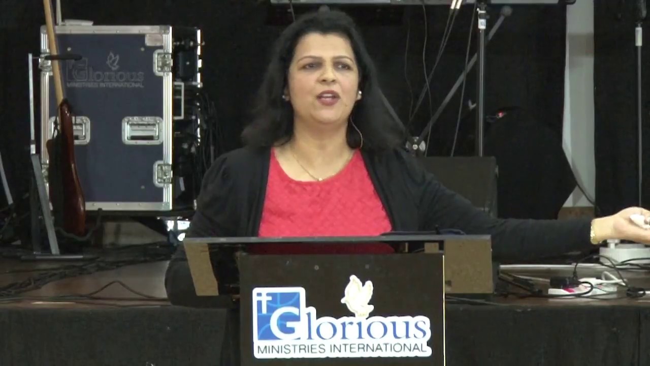 Walking In Love - By Sis Beena Jacob - Dubai - 20/10/2017 - YouTube