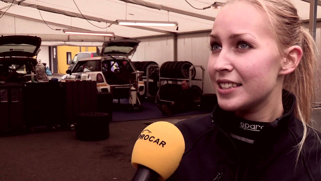 Portrait Victoria Froß - YouTube