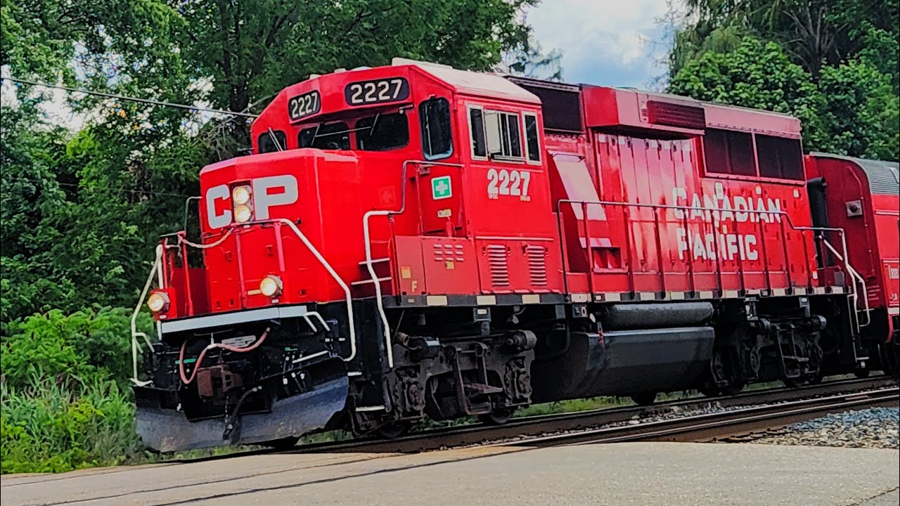 The CP TEC Train Passing Through Streetsville | 08/20/2024 - YouTube