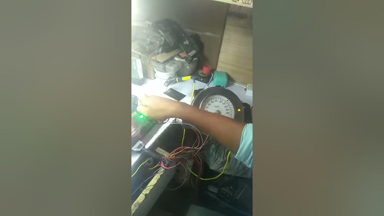 Ecm repair Maruti Ritz key programing on table - YouTube