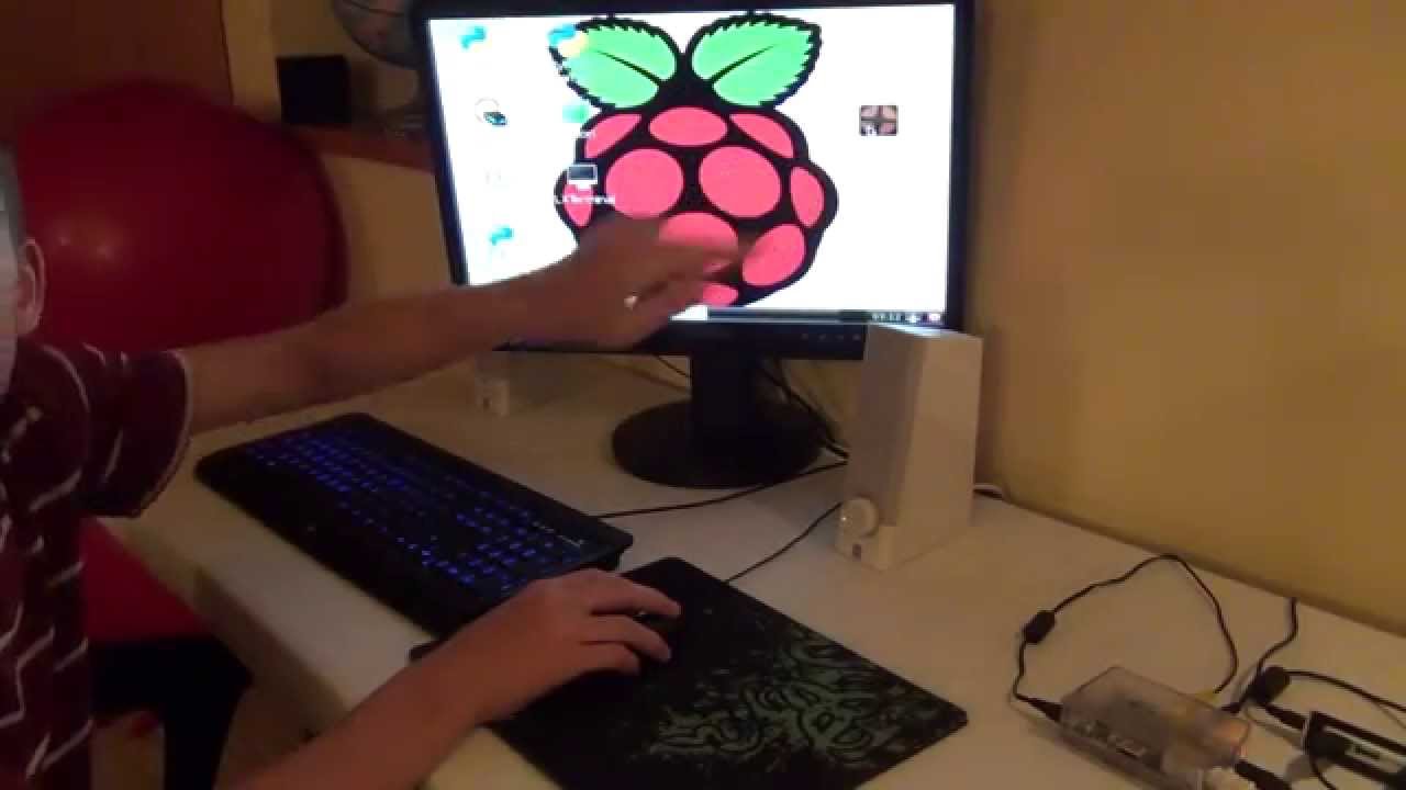 Team Fortress 2 (TF2) on Raspberry Pi - YouTube