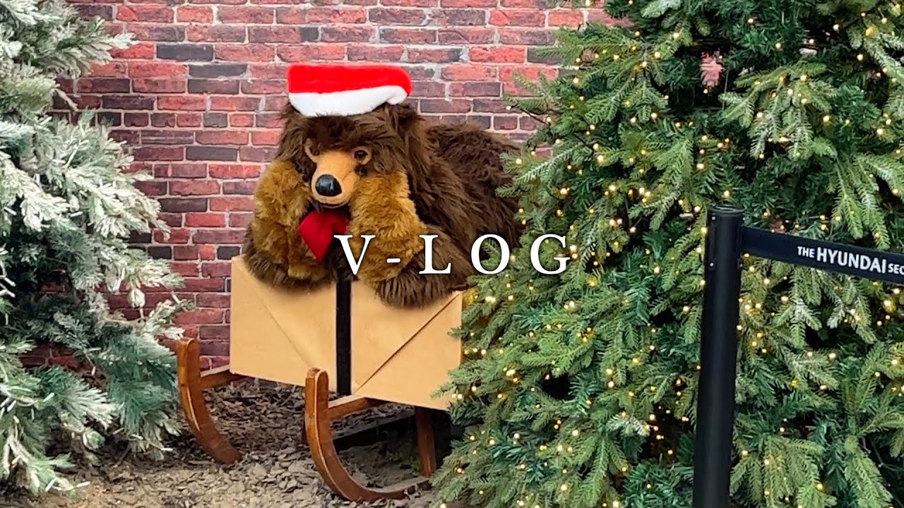 Vlog 백수 브이로그 비염에서 축농증까지😪 더현대 크리스마스 뽀개기featfred 전시🎄 다이소 실로 귀도리뜨기