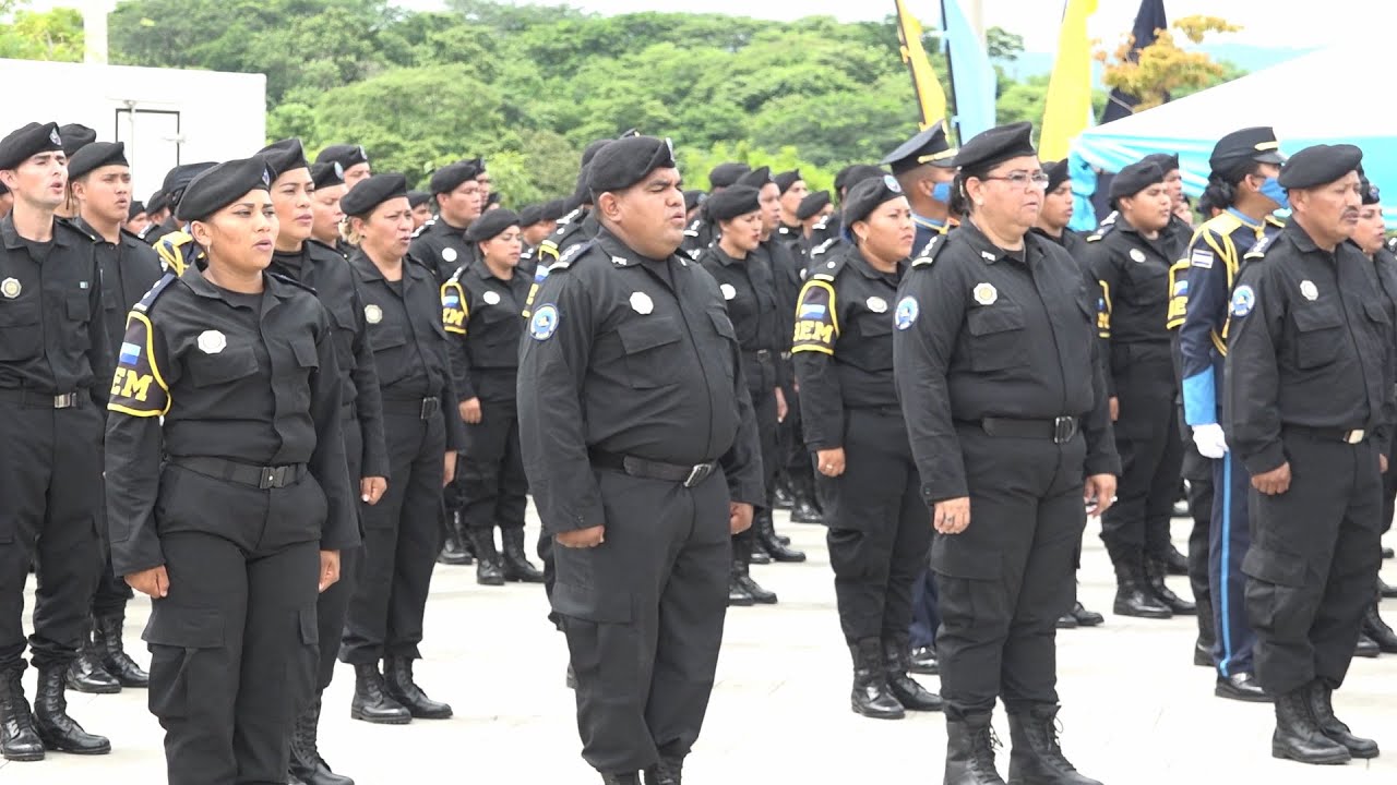 Más de 700 oficiales de la DOEP reciben ascensos de grados - YouTube