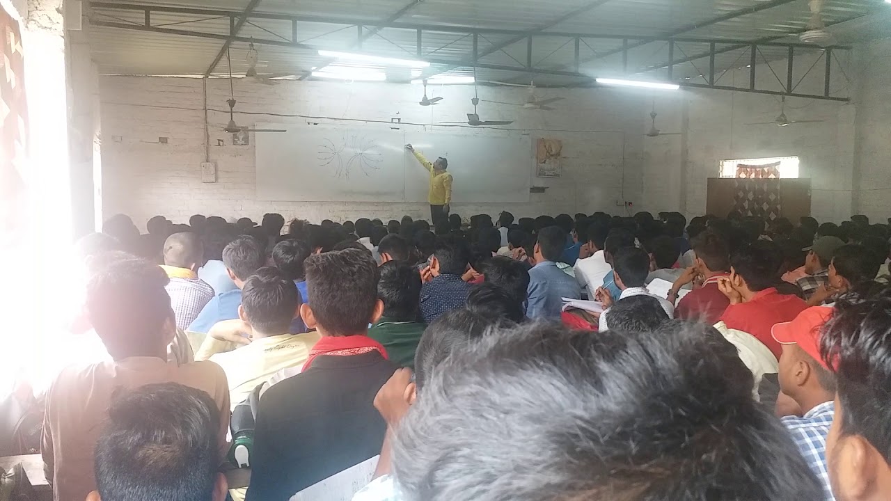 Yash Tutorial Er.R.B.Singh Physics classes chapra - YouTube