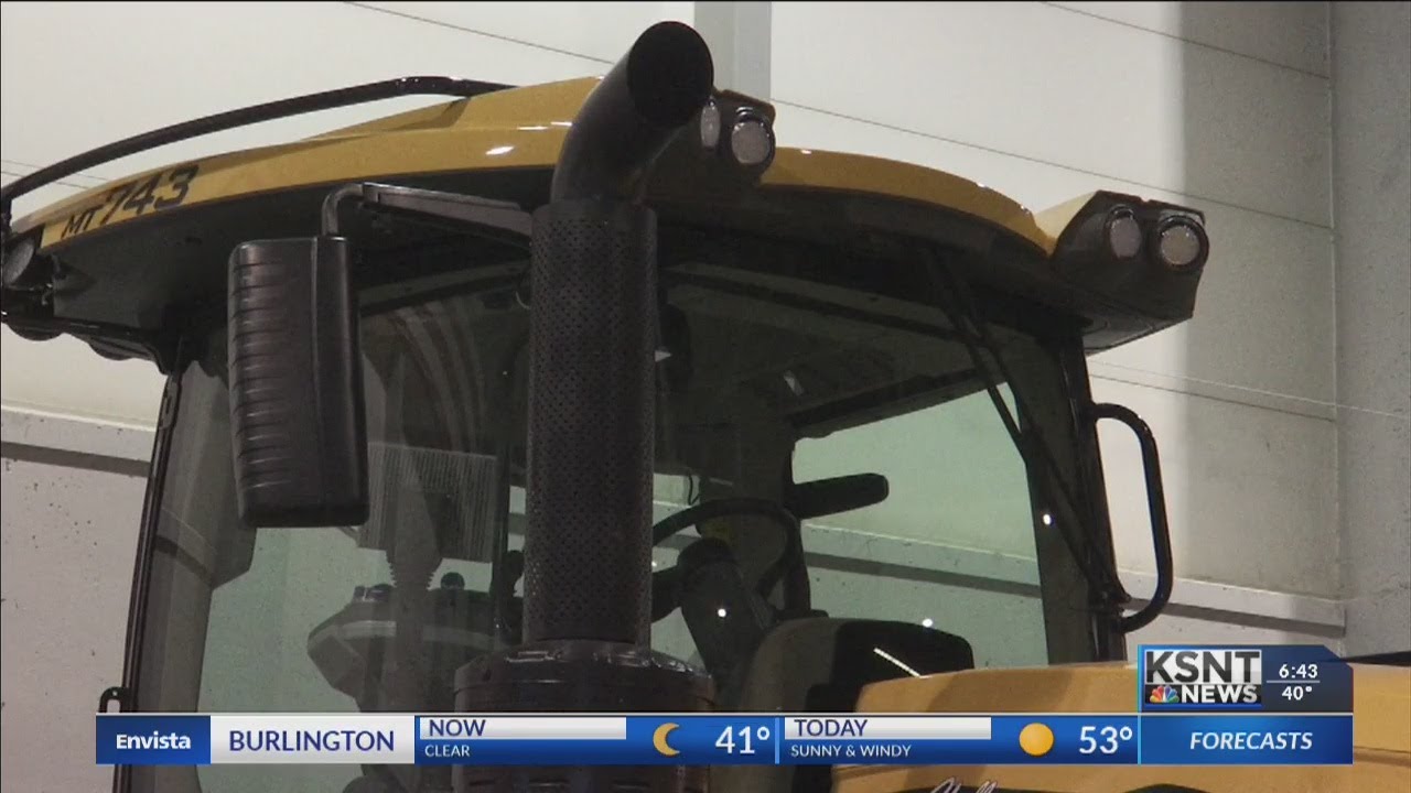 Topeka Farm Show displays latest and greatest in farm equipment - YouTube