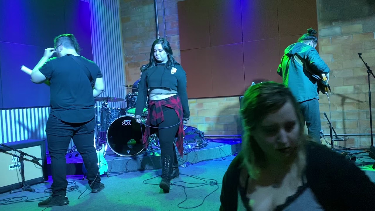Apothica @ Vibes Underground (Full Set) - YouTube