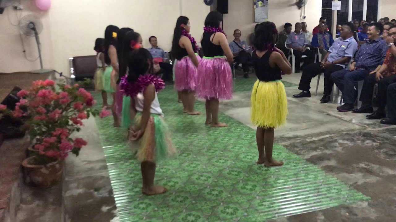 Tarian Hawaii versi SK Sumpas - YouTube