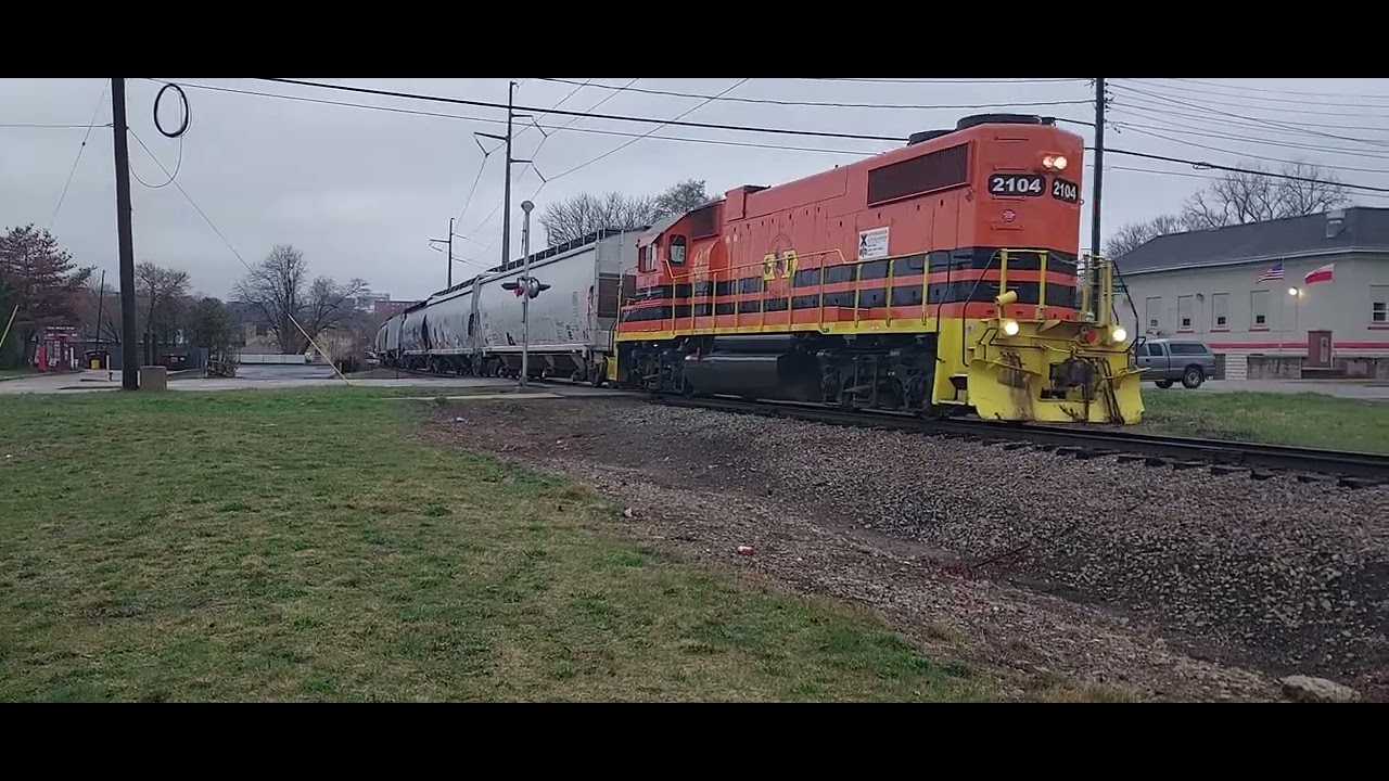Small Grand Rapids And Eastern Train Leaving Grand Rapids MI - YouTube