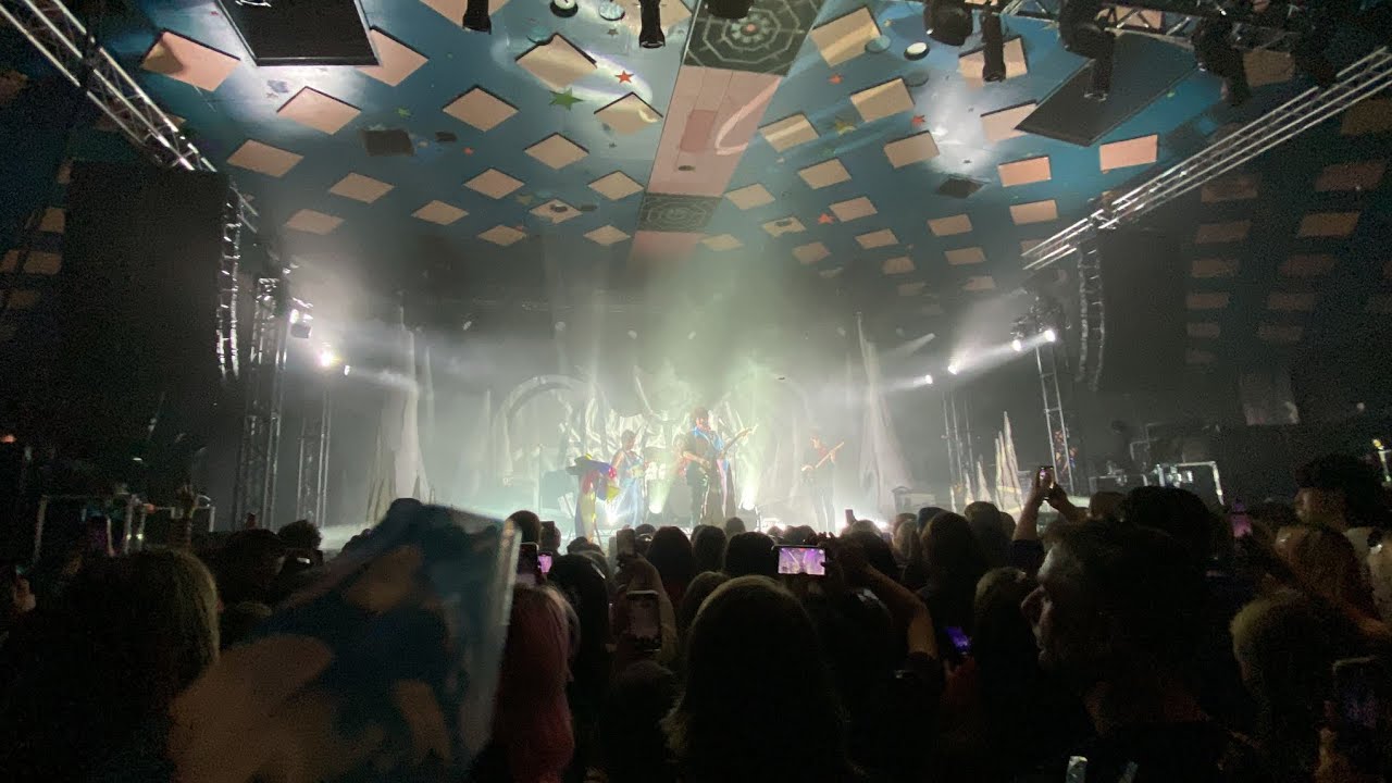 cavetown // worm food - Glasgow Barrowlands, 20/2/23 - YouTube