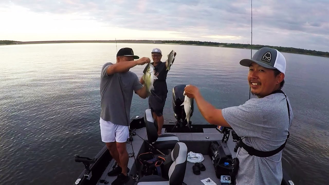 Catching a Bunch of Wipers in Shallow Water - YouTube
