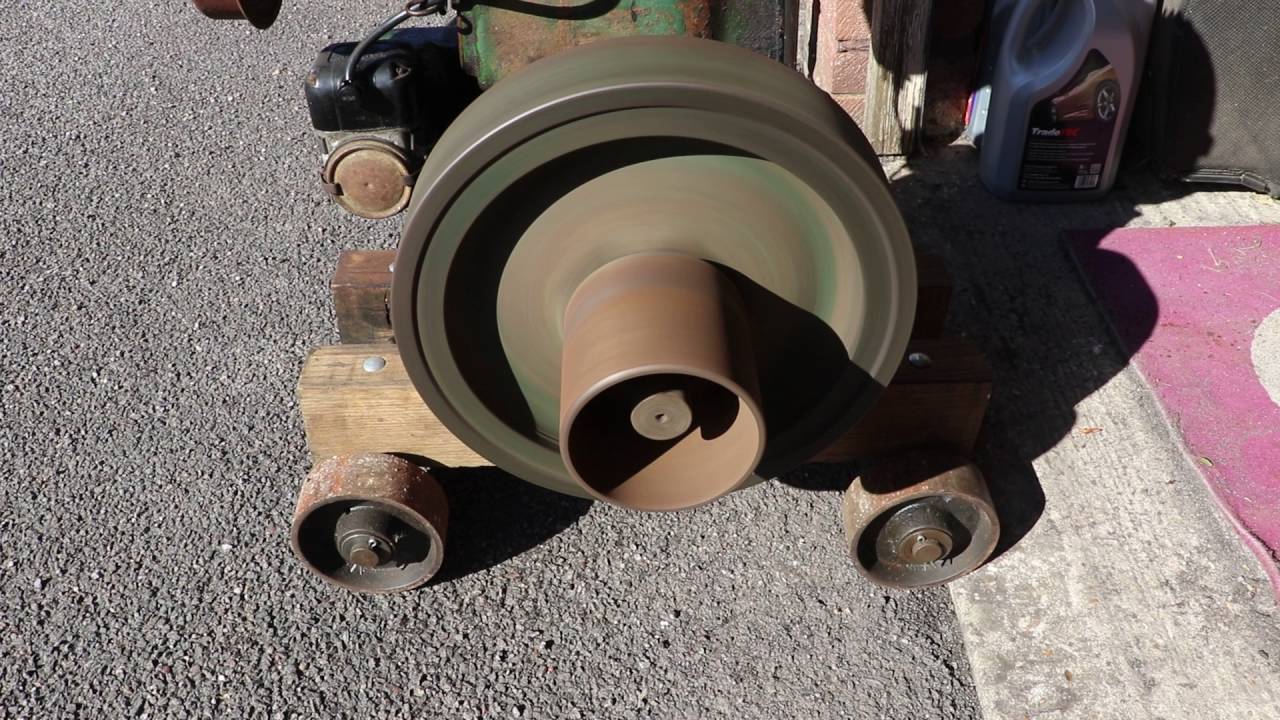 Wolseley WD8 Stationary Engine No 24998 1.5 HP 07.09.2016 - YouTube