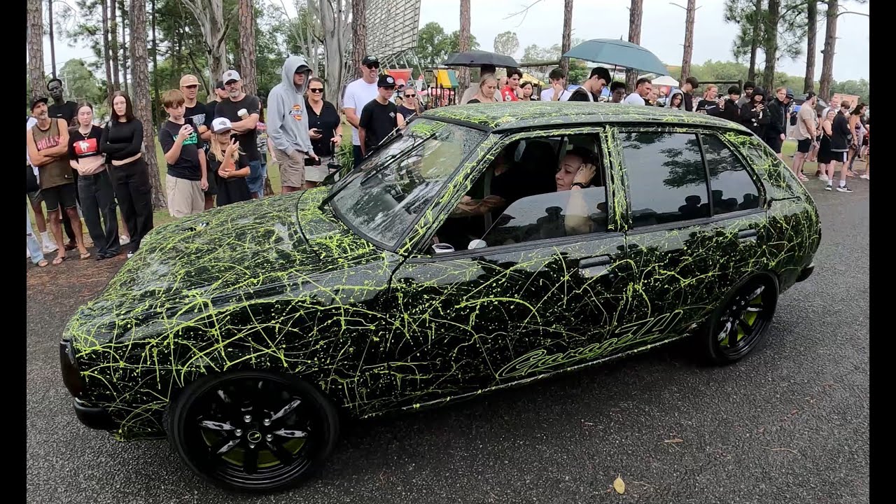 1 Badass Super loud, Super grumpy Mazda 323 - YouTube