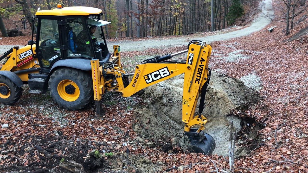 JCB 3CX excavator / bager at work 3 - YouTube