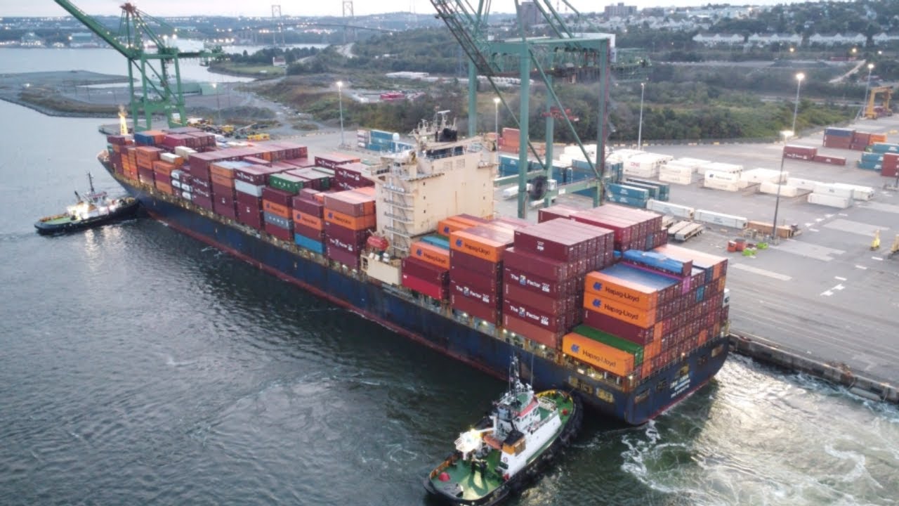 Awesome View in 4K! Container Ship ZIM ASIA Docking at PSA Fairview ...