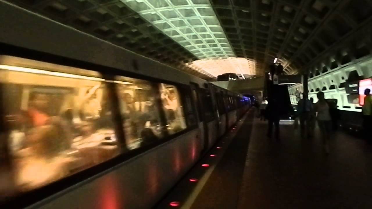 WMATA Metrorail Red Line Rohr 1000 Series Departing Metro Center - YouTube