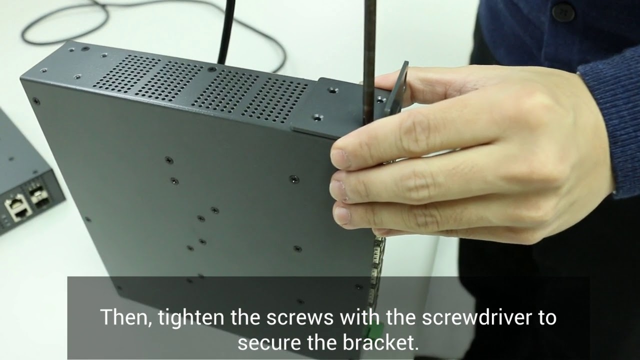 CTS FOS-3114/3110 : a Single Access Swtich Installation in a Rack - YouTube