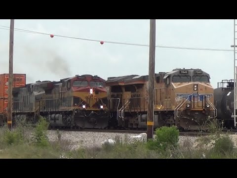 Railfanning Tower 26 5-16-25 Ft. Real BSNF unit and KCS 4535 - YouTube