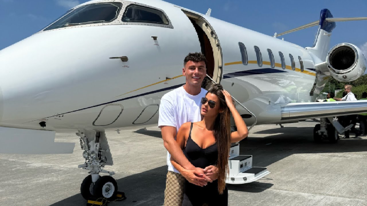 We flew on a private jet to the Maldives - YouTube