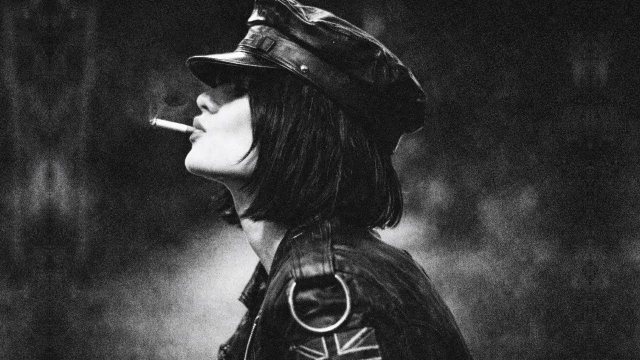 Anne Bloom - I’m An Alien In This World // Darkwave, Post Punk - YouTube