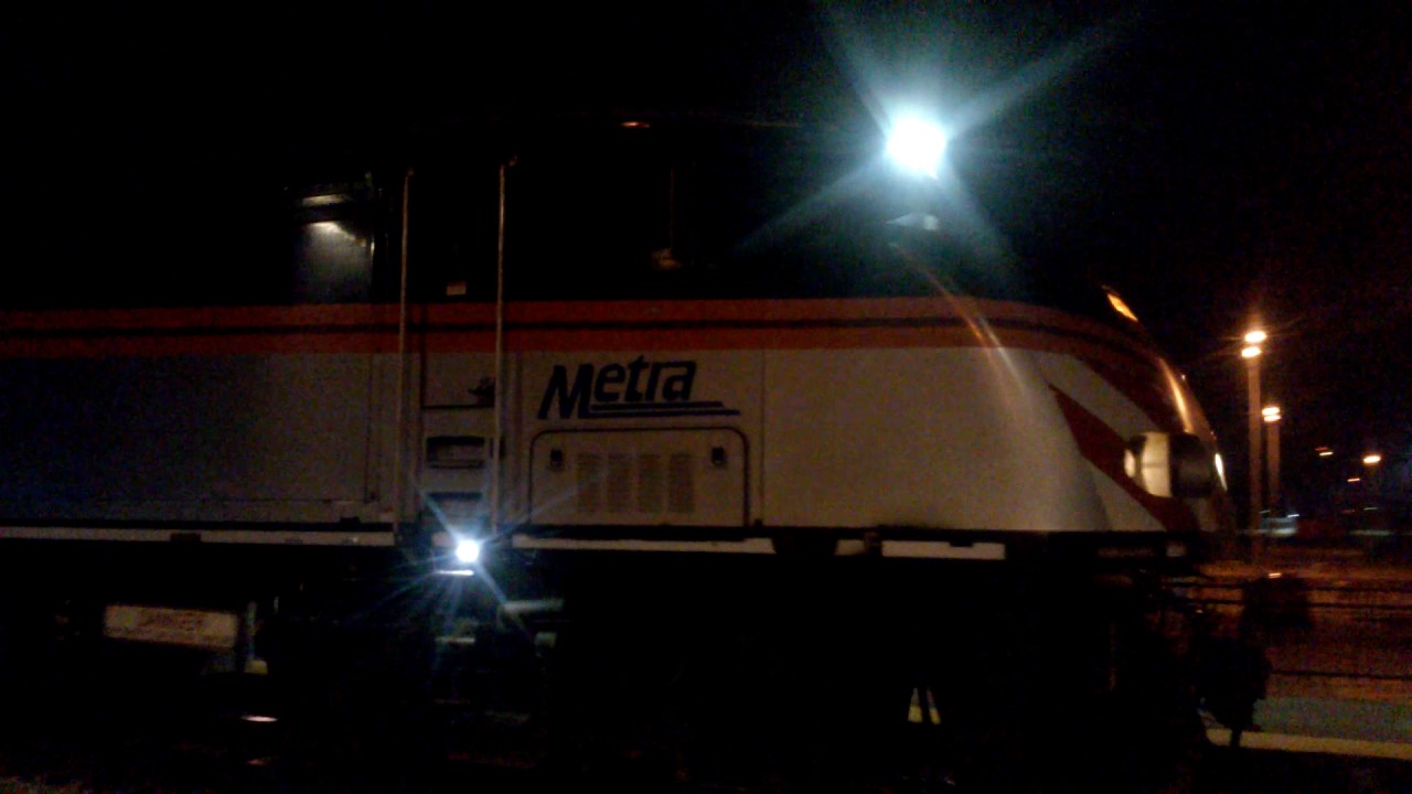 Metra MP36 418 Leads An Outbound Train Arriving/Departing Tinley Park ...