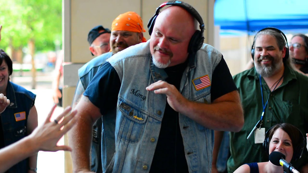 Patriots Motorcycle Club Dances For Veterans - YouTube