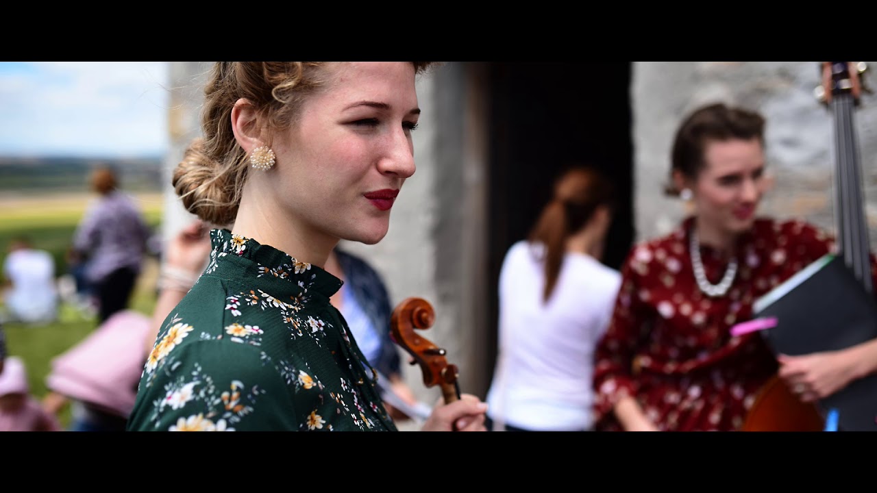 Paper Moon Trio-Raňajky v tráve Dražovský Kostolík 2018 - YouTube