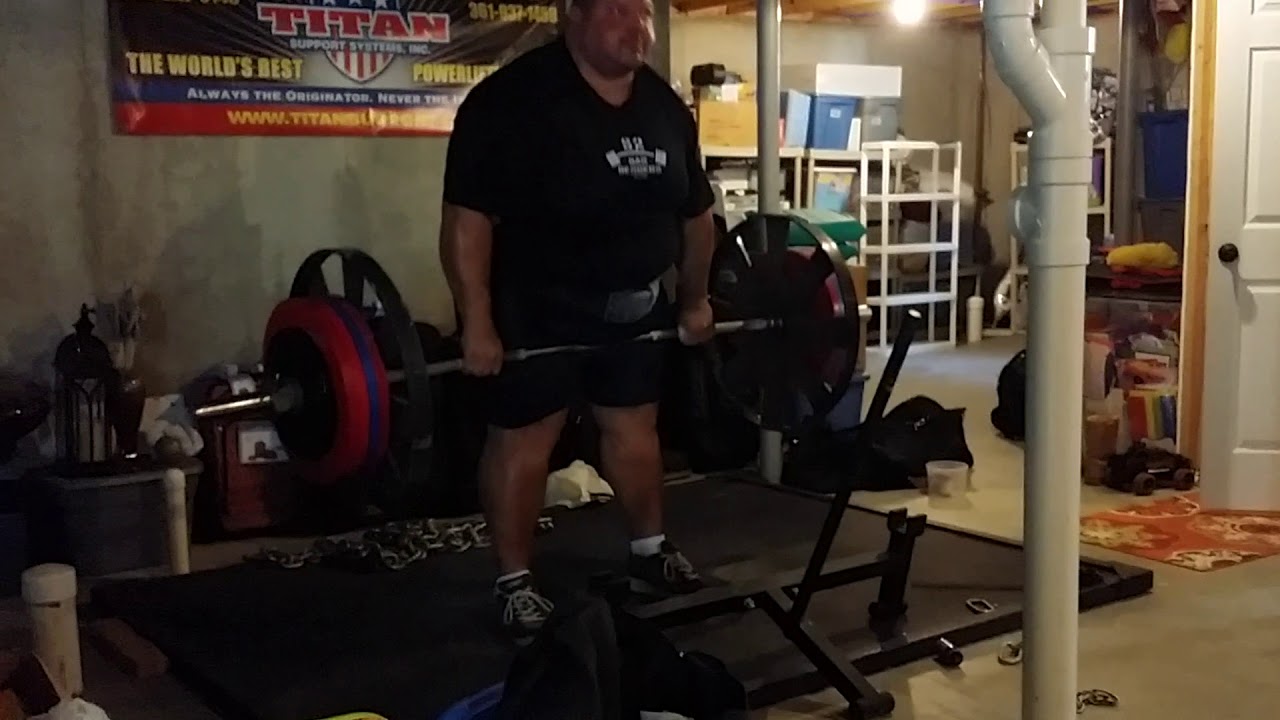 Outkast Powerlifting - Jeff Lewis Pulls 600# - YouTube