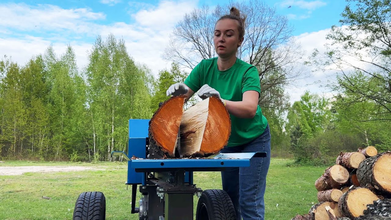 Pretty Girls and Powerful Woodcutter Machines, Wood Cutting Skills ...